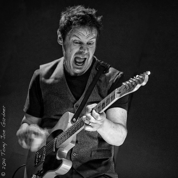 Ron Sayer Jnr – Guitar & Vocals